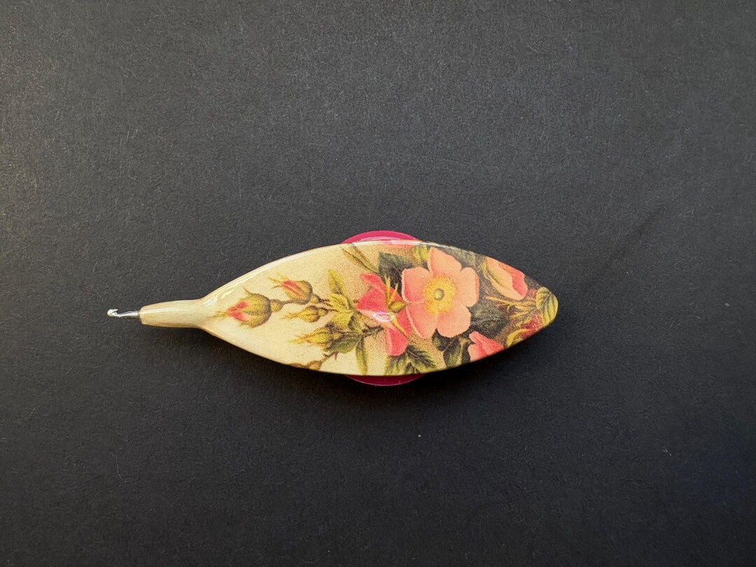 Wild Rose - Tatting Shuttle With Two Bobbins - Etsy