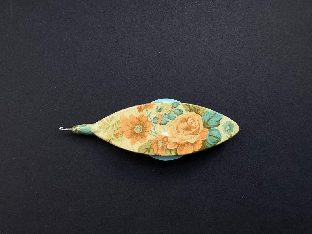 Peachy - Tatting Shuttle With Two Bobbins - Etsy
