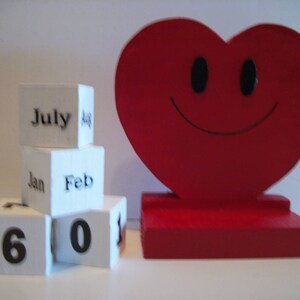Red Heart Calendar Perpetual Wood Block Calendar Red Smiley Face Decor ...