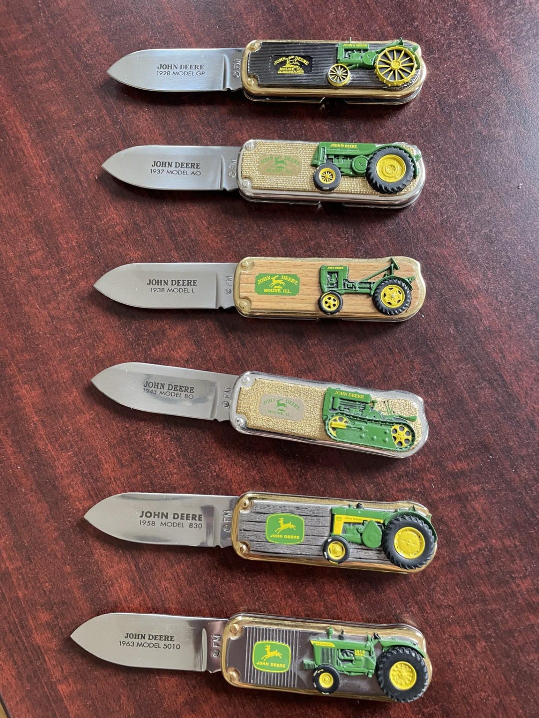 John Deere Tractor Collectible Pocket Knife Set of Six With Case ...