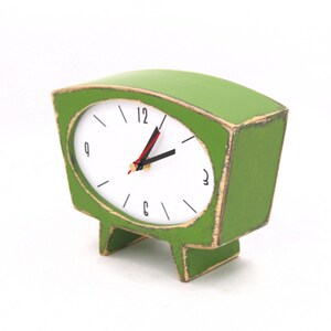 NO TICKING Wood Table Clock, Desk Fresh Green QUIET / Silent Clock ...