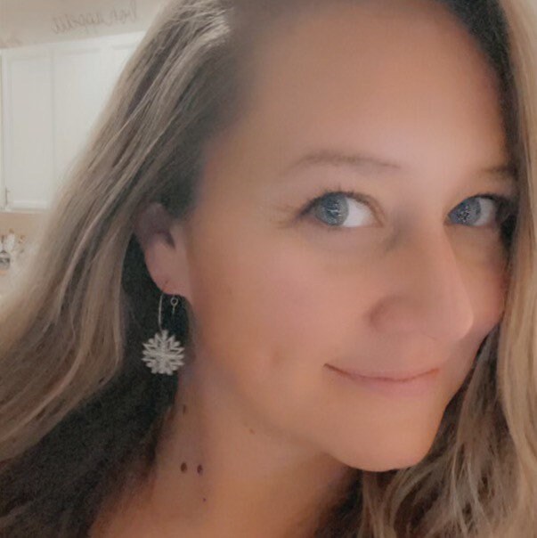 Amanda Theiss's Instagram, Twitter & Facebook on IDCrawl