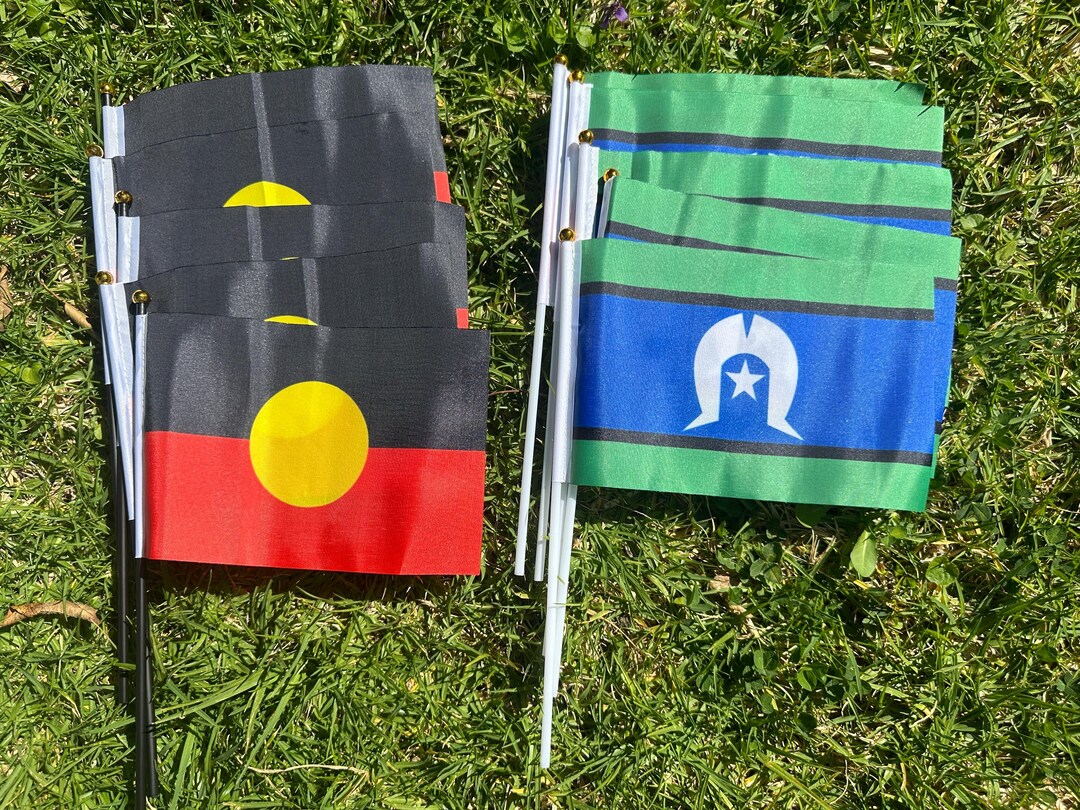 10 Hand Waver Stick Flags 5 Aboriginal+ 5 Torres Strait Islander ...
