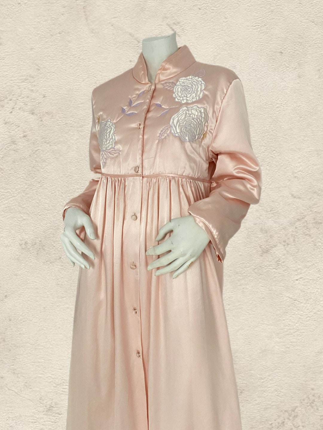 Vintage 80s Does 40s Pink Satin Rose Embroidered Housecoat medium - Etsy