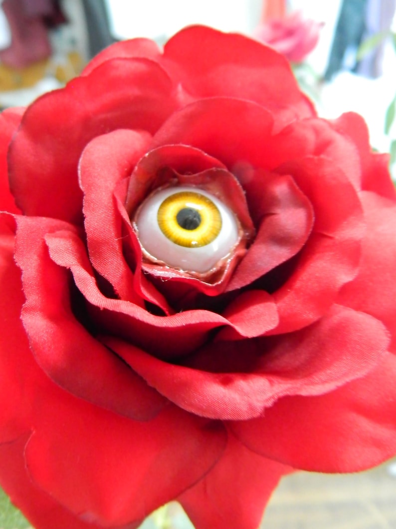 Halloween Prop Freaky Flowers - Silk Flowers With Realistic Acrylic Eye ...