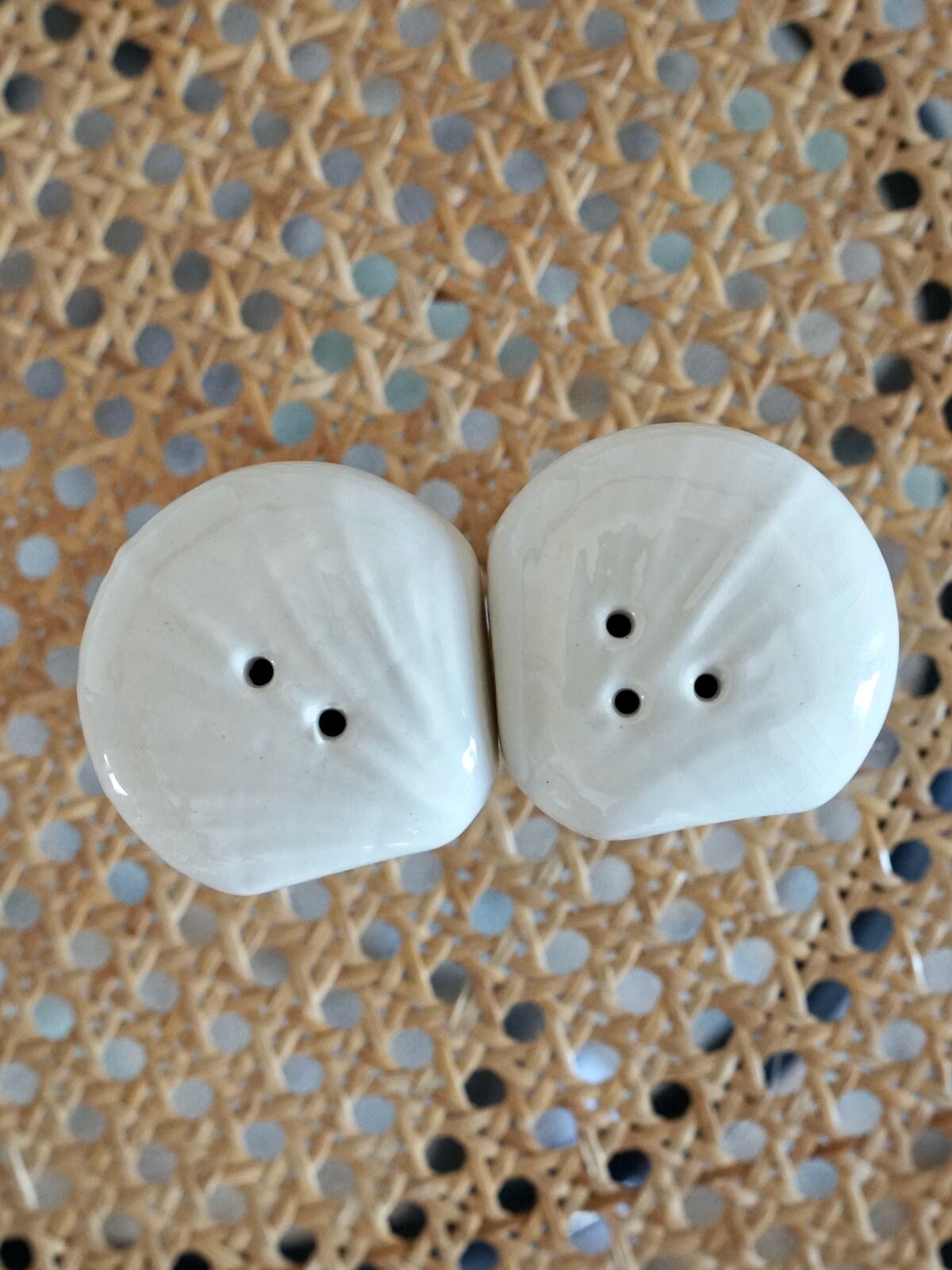Vintage 80's White Seashell Salt | Pepper Shaker Ceramic Beach Shell ...