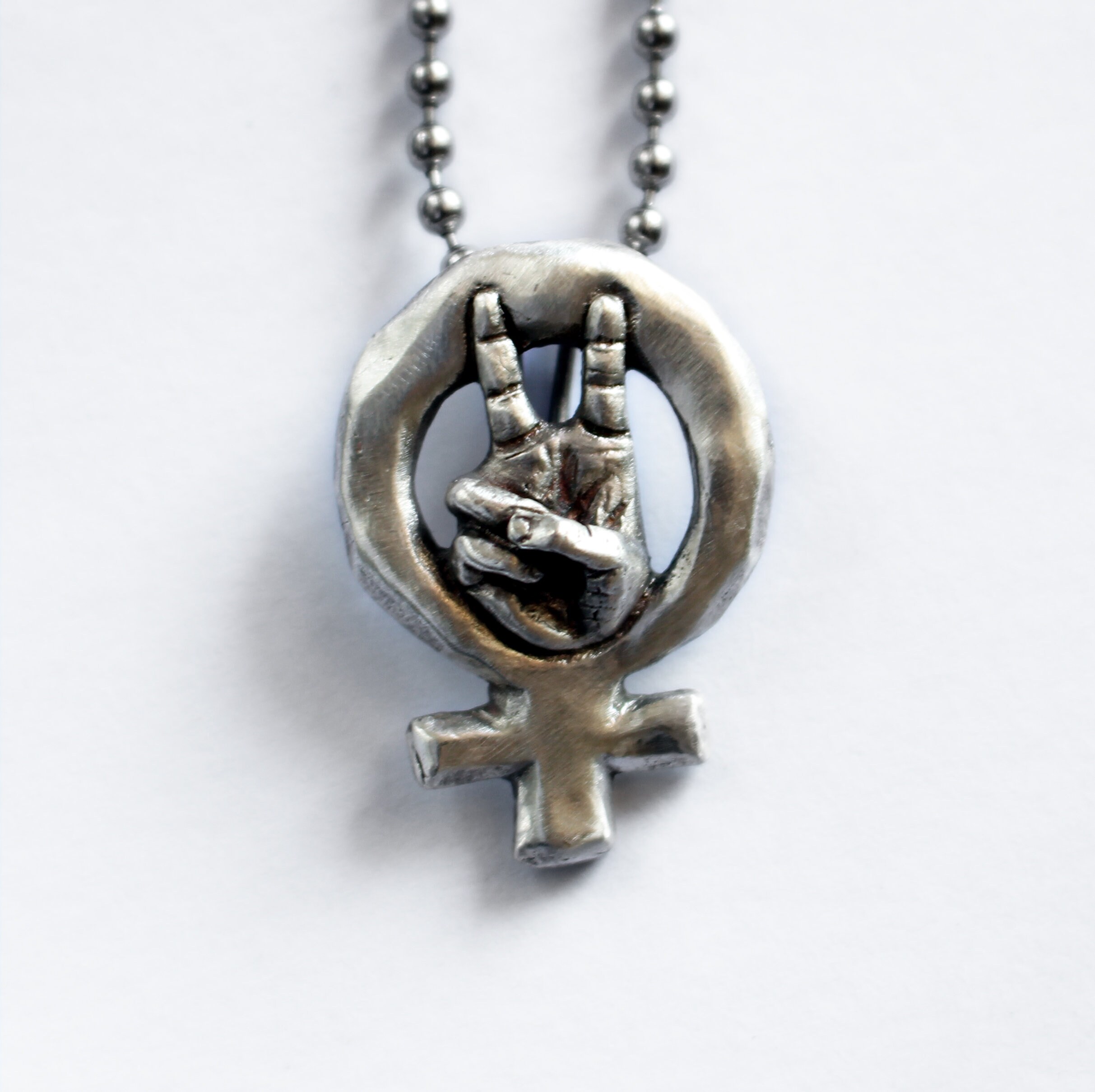 Victorious Women, Feminist Symbol Necklace - Etsy