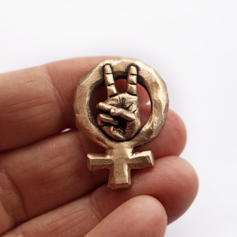 Victorious Women, Feminist Symbol Necklace - Etsy