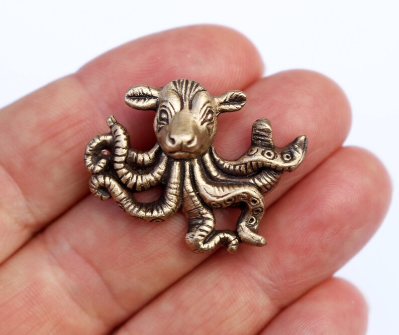 Cow-octopus Tentacled Monster Necklace - Etsy Sweden