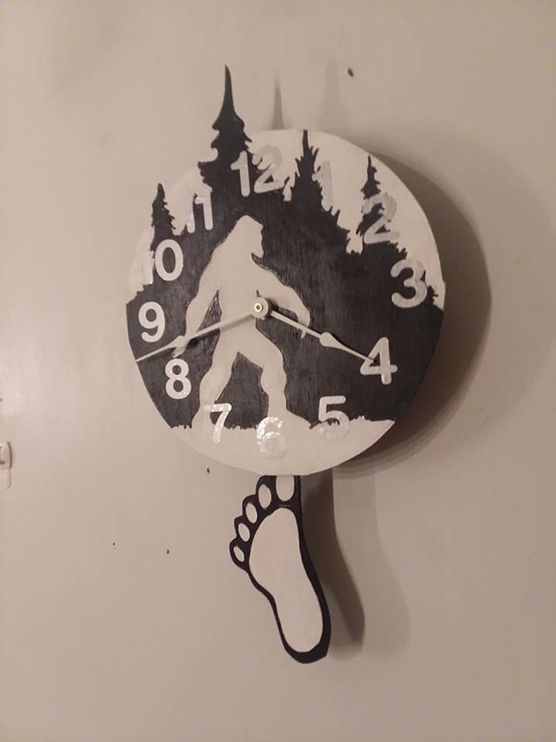 Bigfoot/ Sasquatch Pendulum Clock - Etsy