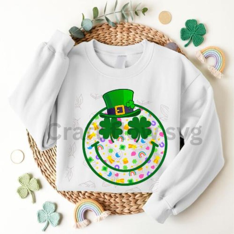 St Patrick's Day Smiley Face Tee Design, Lucky Clover PNG SVG (digital ...