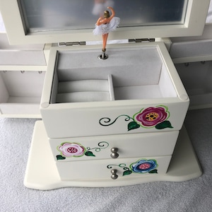Personalized Musical Jewelry Box - Etsy