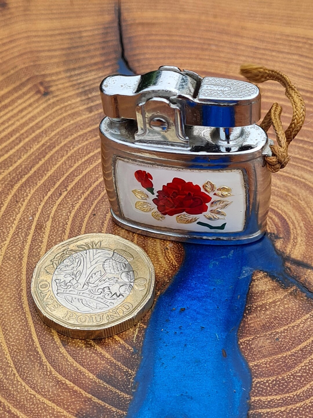 Vintage Penguin of Japan Ladies Mini Lighter "roses" in Great Working ...
