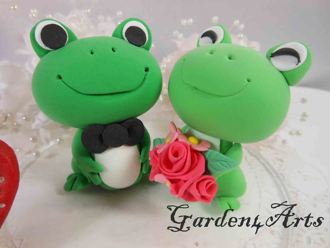 Color of Choice -- Love Frog Wedding Cake Topper -- Circle Clear Base ...
