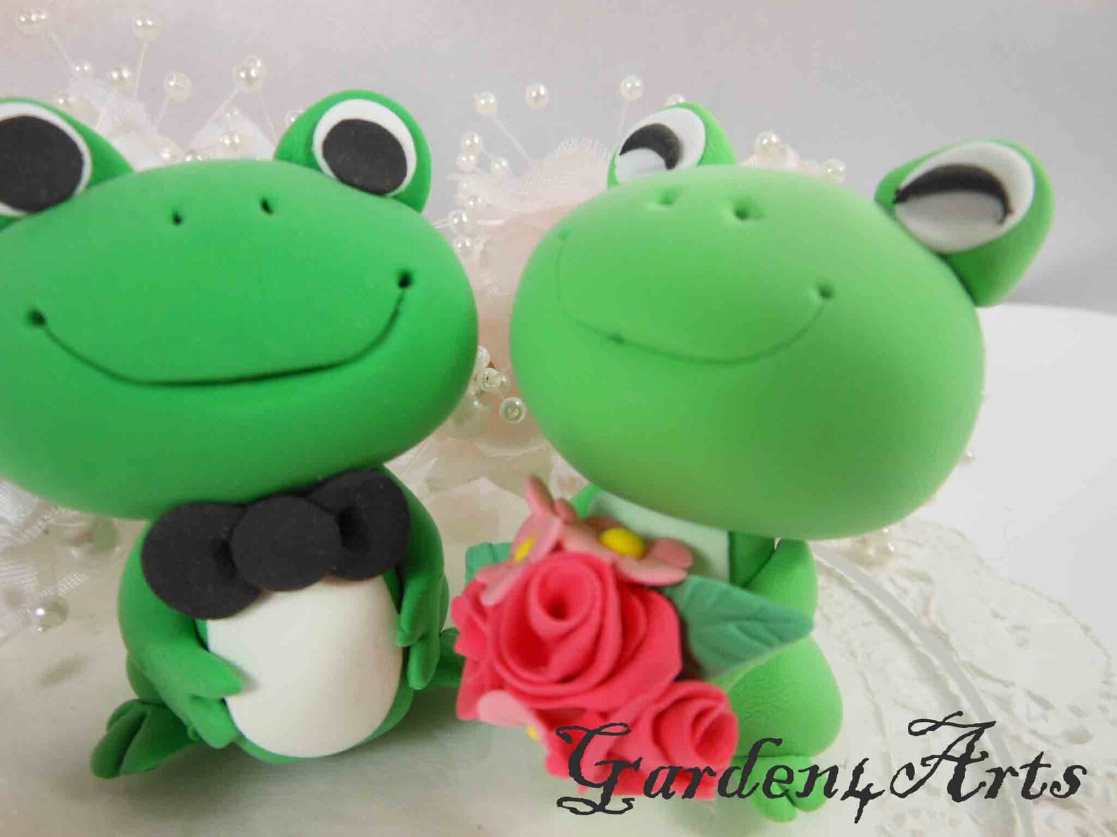 Color of Choice -- Love Frog Wedding Cake Topper -- Circle Clear Base ...