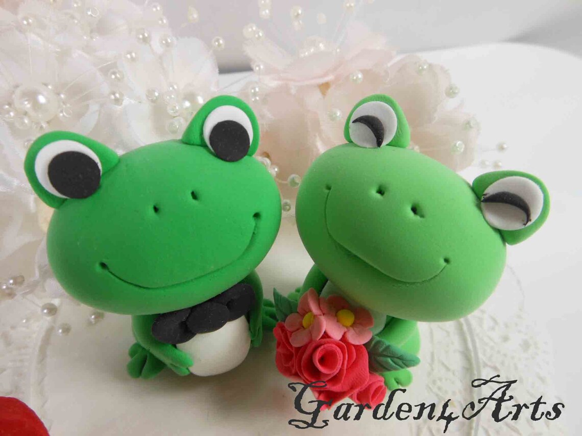 Color of Choice -- Love Frog Wedding Cake Topper -- Circle Clear Base ...