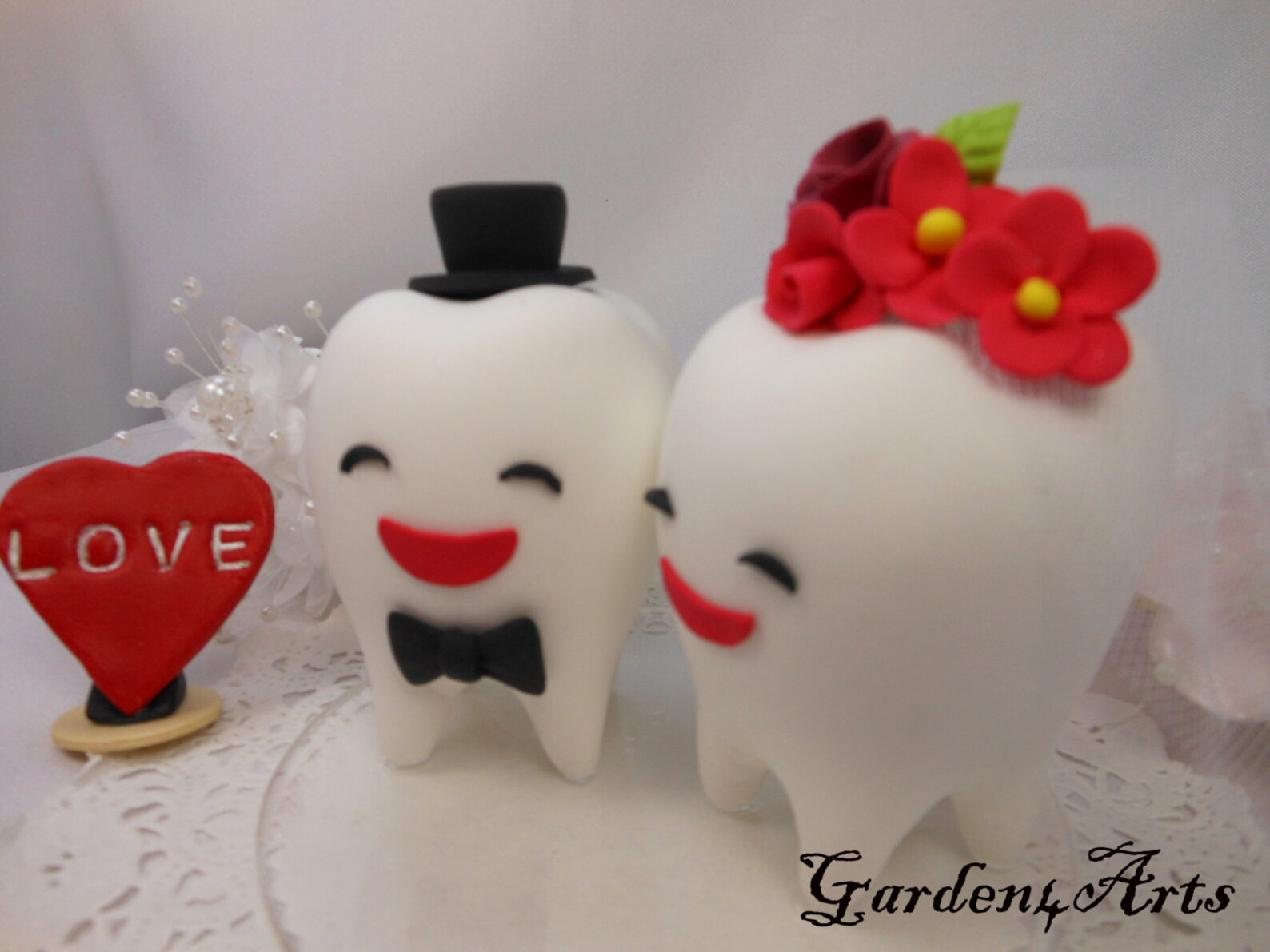 Custom Wedding Cake TopperLove Teeth couple with circle | Etsy