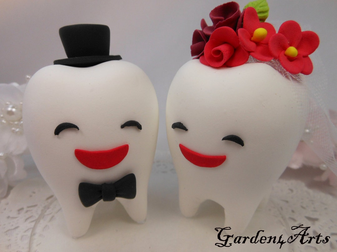 Custom Wedding Cake Topperlove Teeth Couple With Circle Clear Base - Etsy