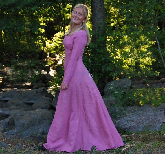 Items similar to Beautiful pink medieval dress on Etsy