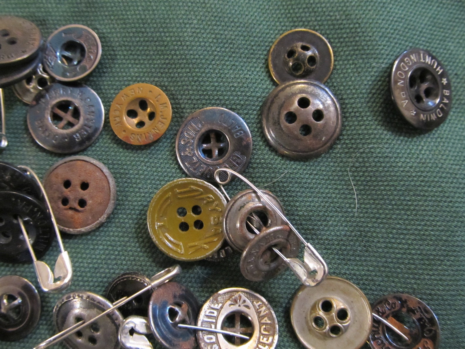 84 Vintage Metal Buttons All With Comapny Names Some With - Etsy