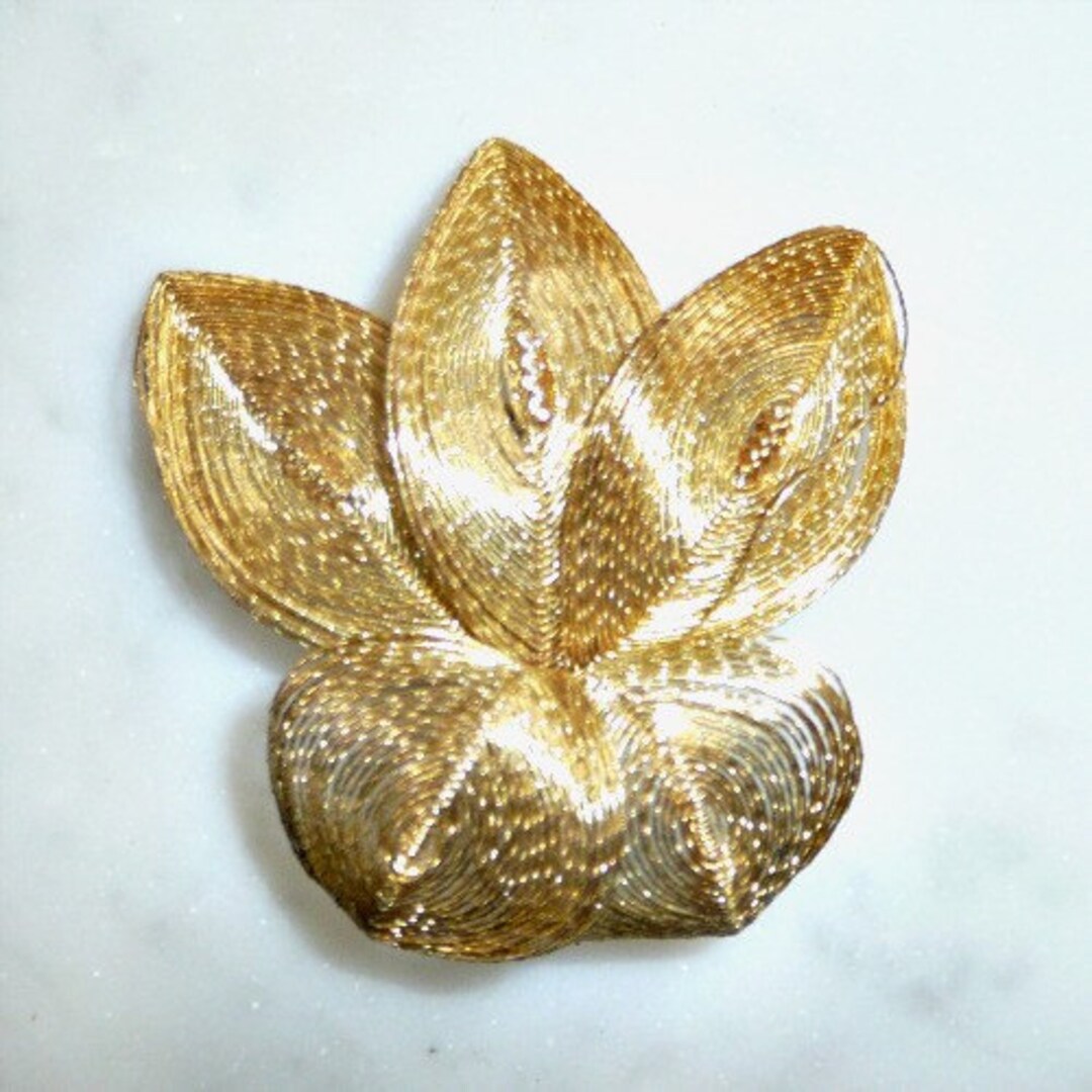 1940's Gold Wire Flower Brooch, Unusual and Really Beautiful! - Etsy