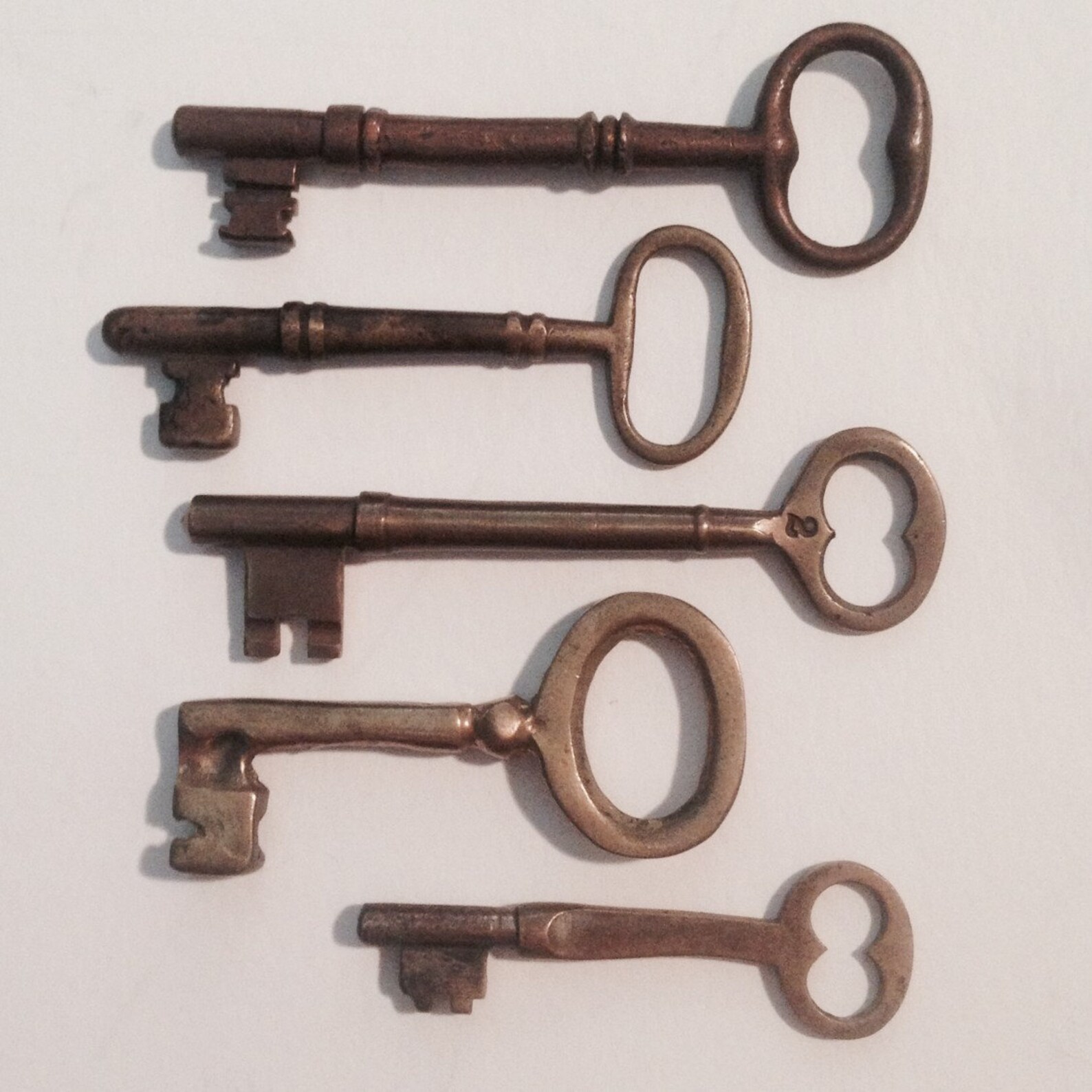 KEYS Five Vintage Brass Keys for Your Collection Or Art - Etsy