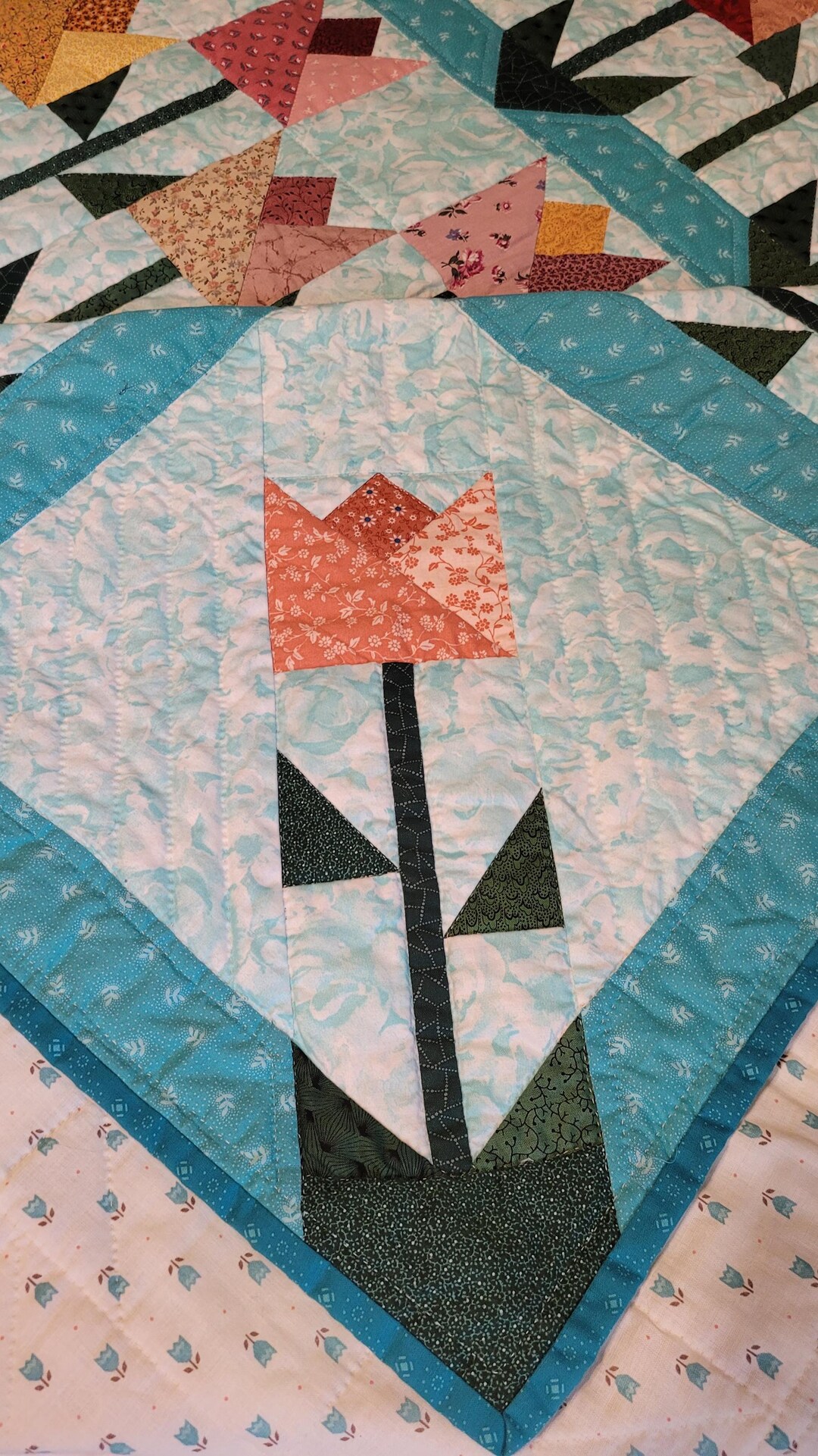 Pieced Tulip Quilt - Etsy