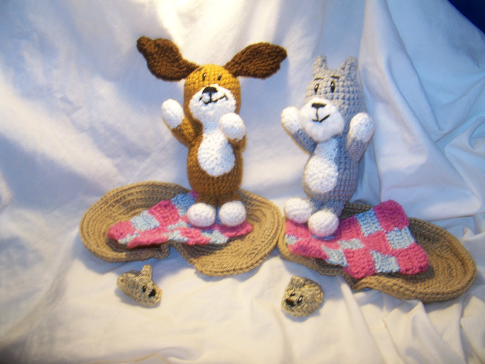 Crochet Kipper Dog Set Crochet Tiger Play Set Basket Bed Slipper Toy ...