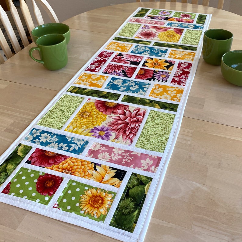 Picture Windows Quilted Table Runner Pattern Tulip Square - Etsy