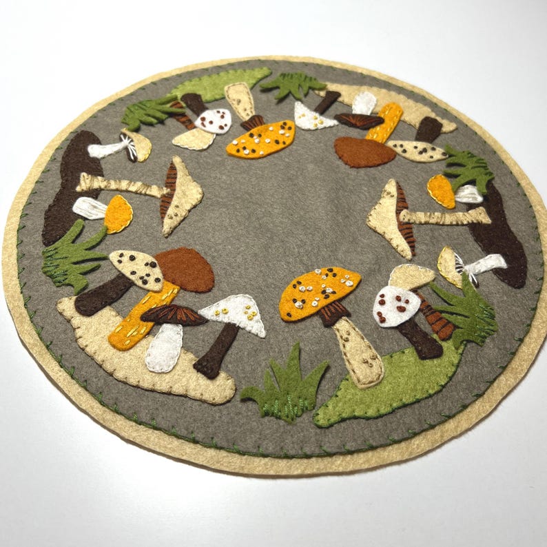 Mushroom Mat Felt Appliqué Pattern: Table or Candle (PDF Download) - Etsy