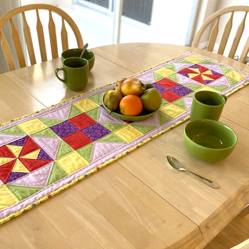 Pinwheel Pals Quilted Table Runner Tulip Square Pattern 585 - Etsy