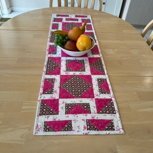 Shattered Diamonds Quilted Table Runner Pattern - Quilted Runner ...