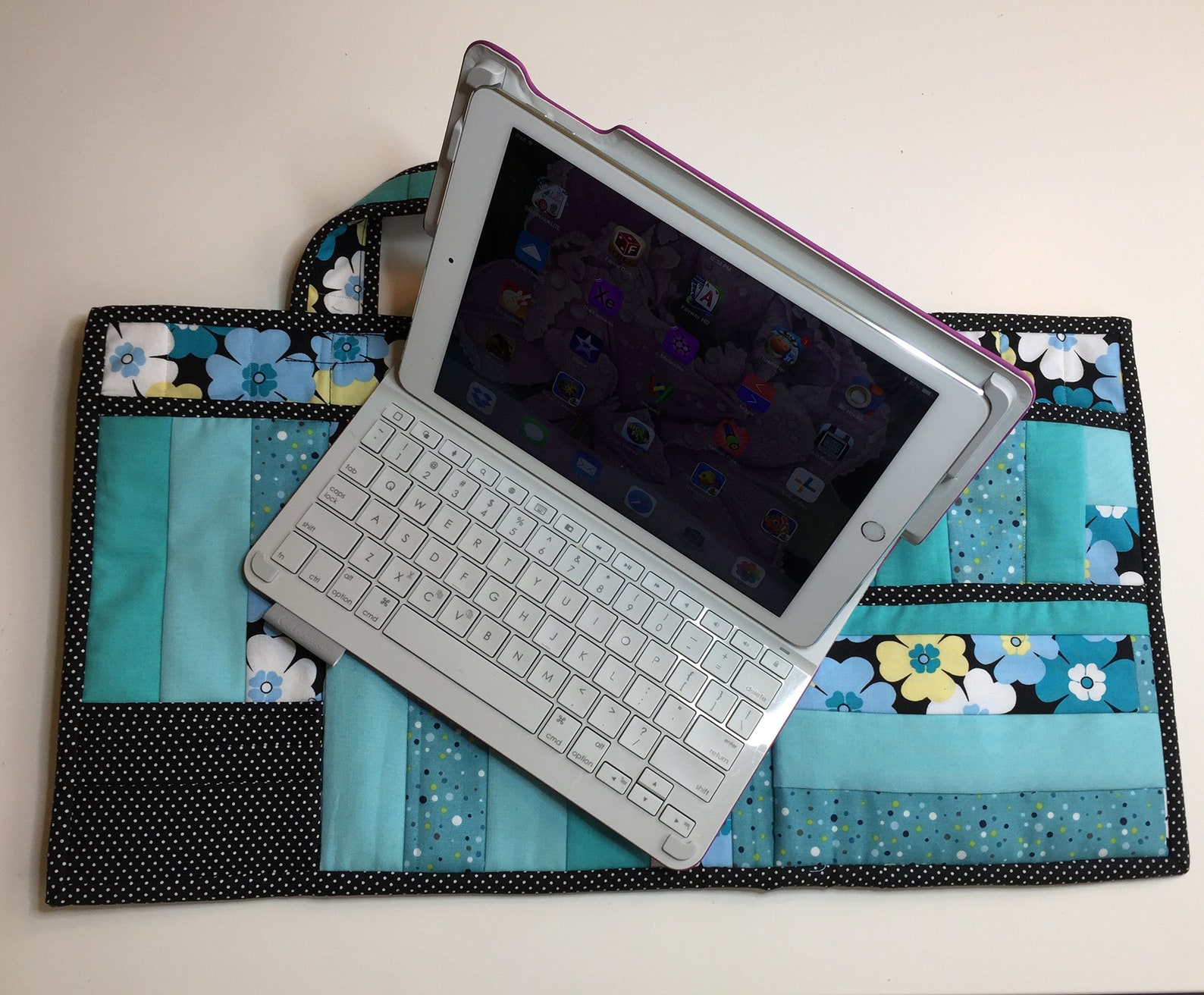 Quilted Tablet Tote Pattern: Double Flap iPad Carrier (PDF Download) - Etsy