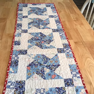 Peppermint Pinwheels Quilted Table Runner Pattern - Tulip Square ...