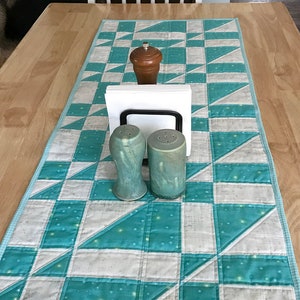 Asymmetric Angles Two Color Quilted Table Runner - Tulip Square Pattern ...
