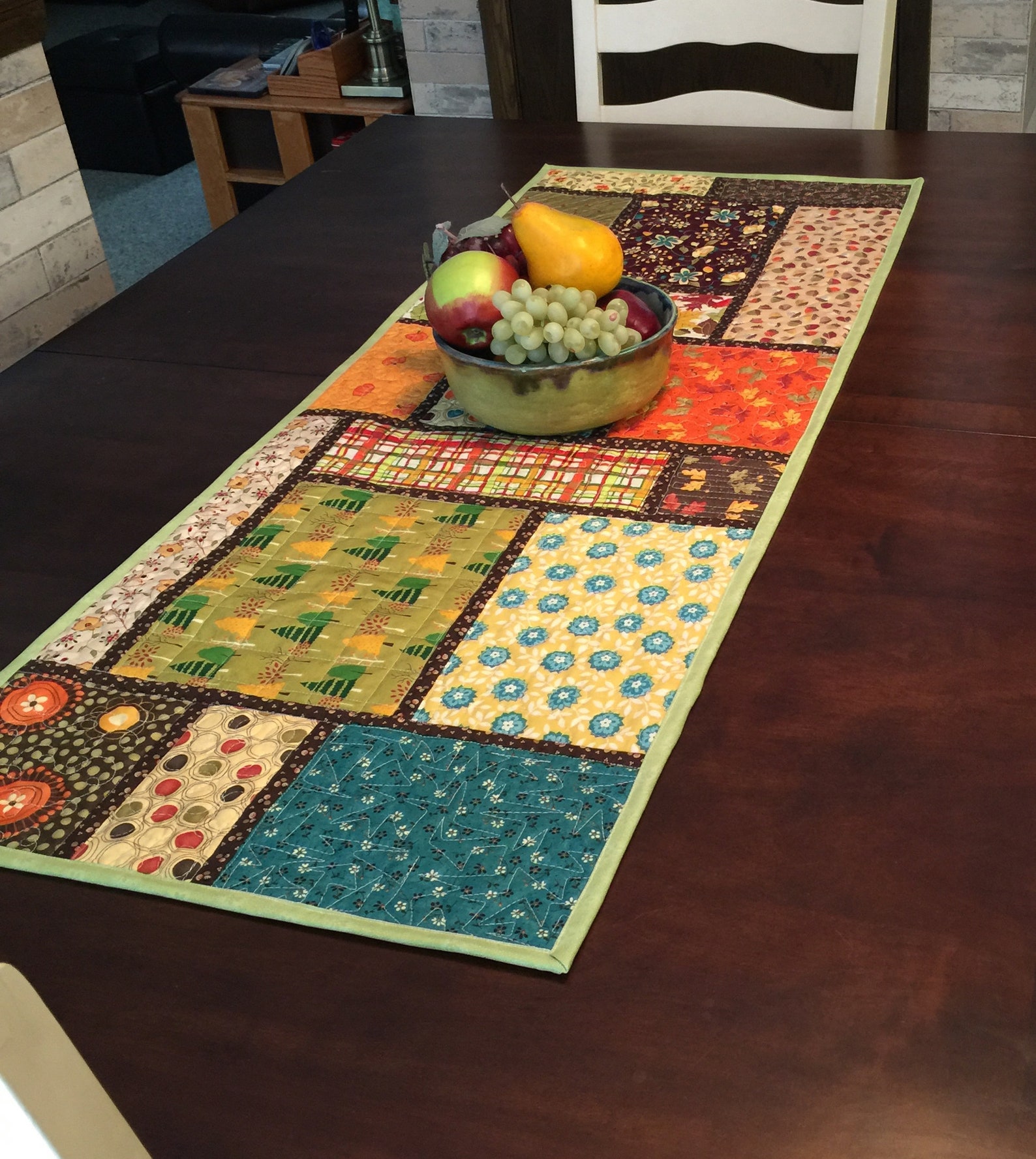 Random Windows Quilted Table Runner Pattern - Tulip Square Pattern #545 ...