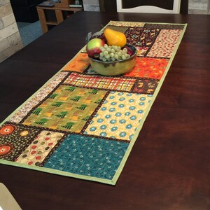 Random Windows Quilted Table Runner Pattern - Tulip Square Pattern #545 ...