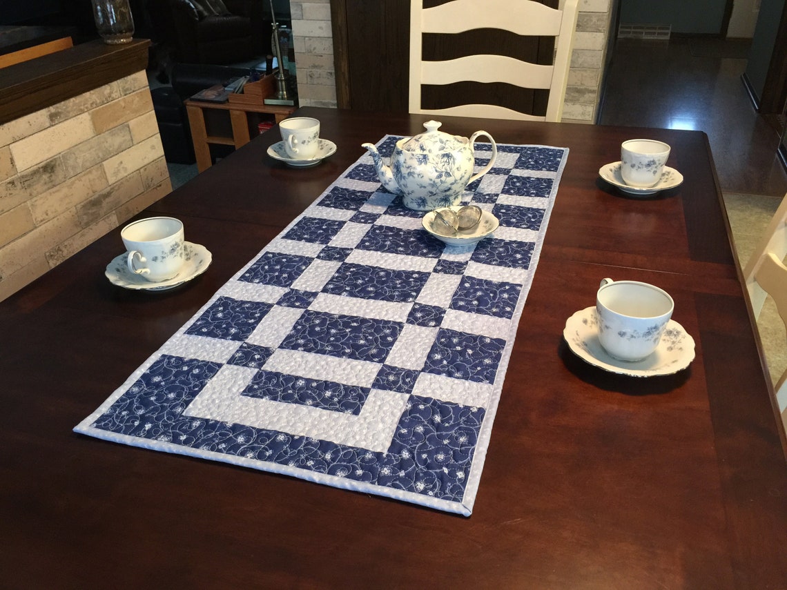 Sidewalks and Squares Quilted Table Runner Tulip Square - Etsy