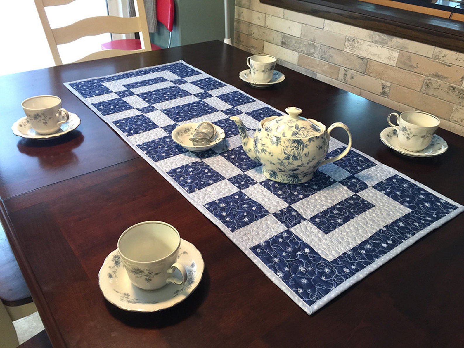 Sidewalks and Squares Quilted Table Runner Tulip Square - Etsy