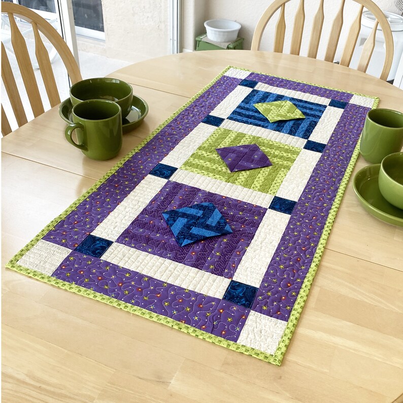 Floating Diamonds Quilted Table Runner Pattern: Tulip Square (mailed ...
