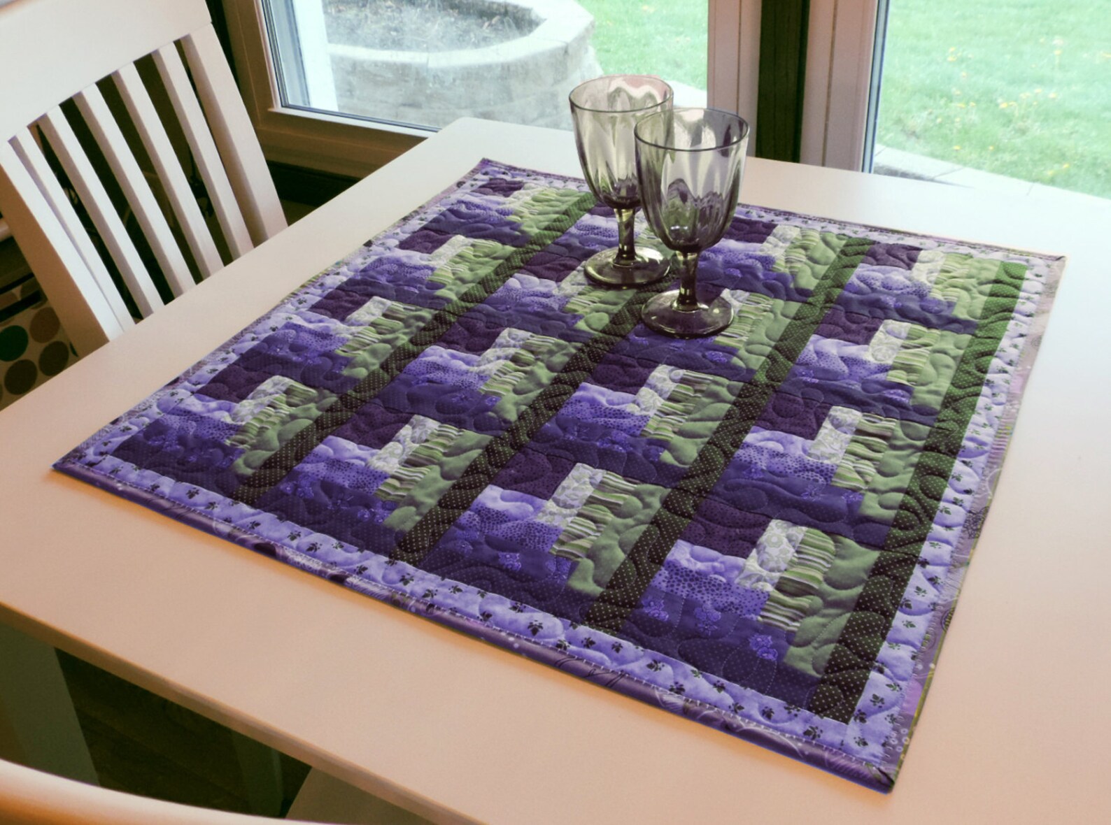 Log Cabin Corners Quilted Table Topper Pattern: Tulip Square (digital ...