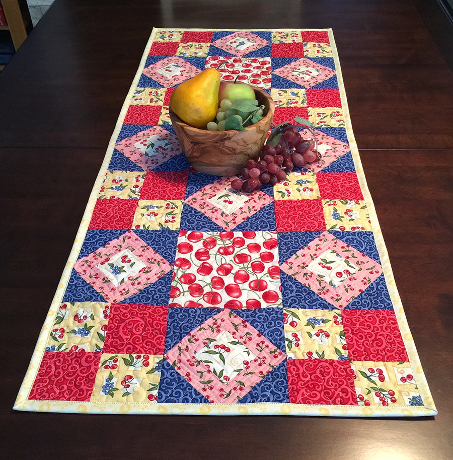 Dancing Diamonds Quilted Table Runner Tulip Square Pattern - Etsy