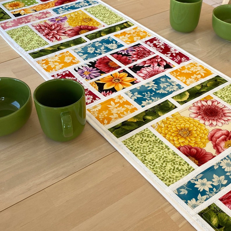 Picture Windows Quilted Table Runner Pattern Tulip Square - Etsy