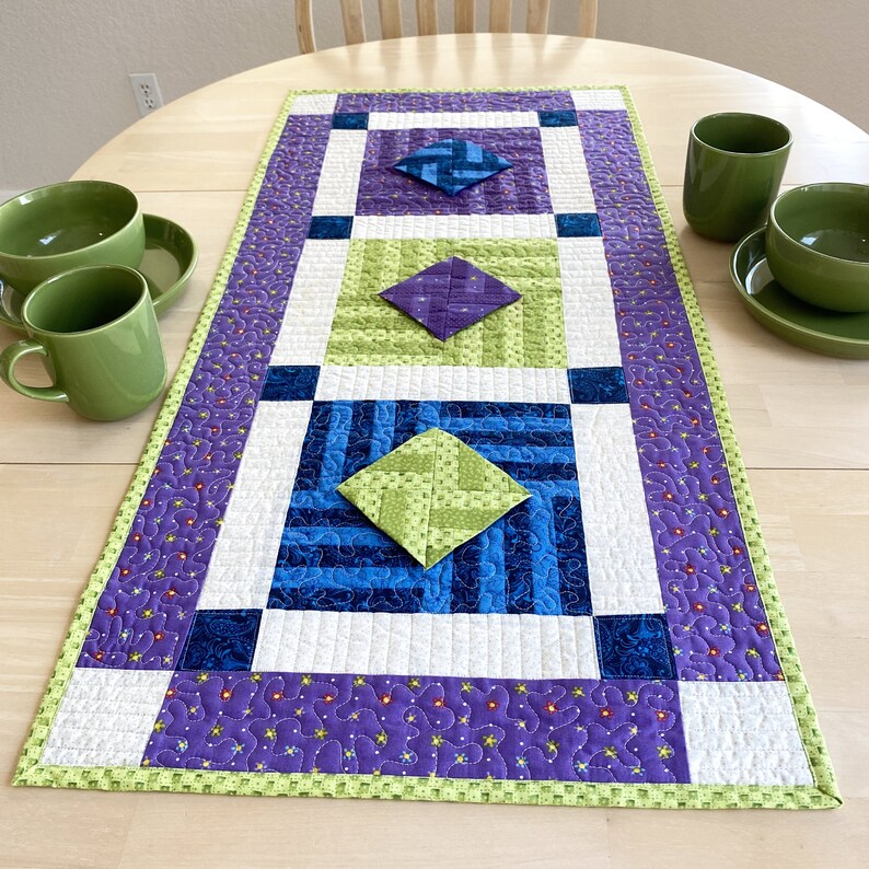 Floating Diamonds Quilted Table Runner Pattern Tulip Square - Etsy