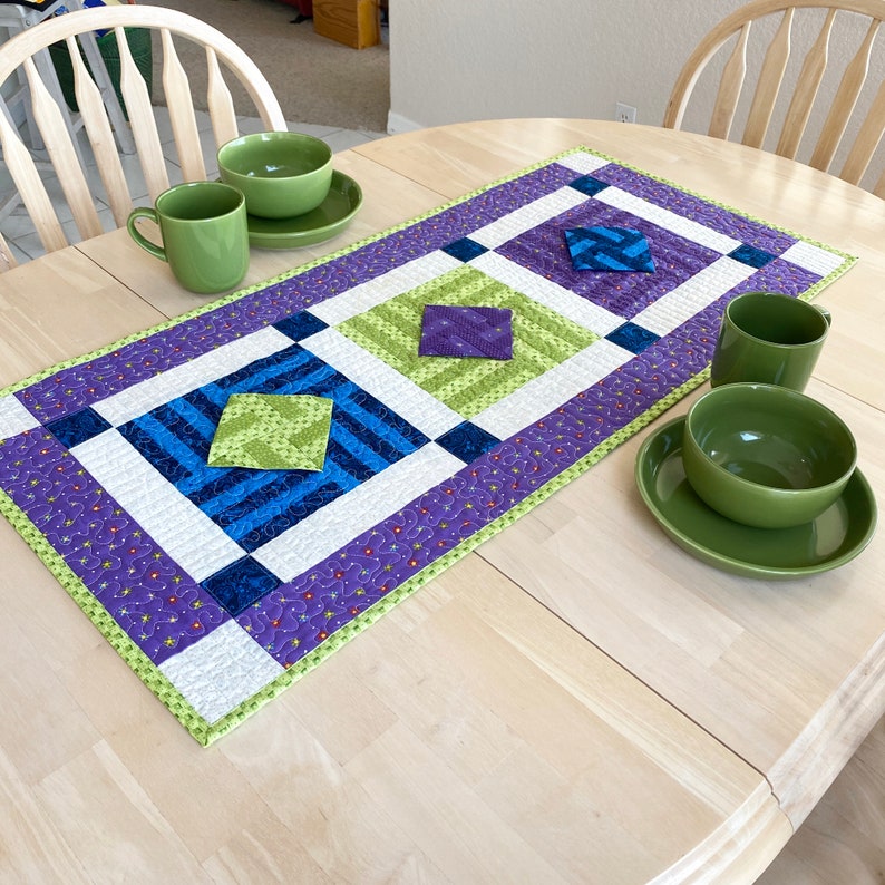 Floating Diamonds Quilted Table Runner Pattern Tulip Square - Etsy