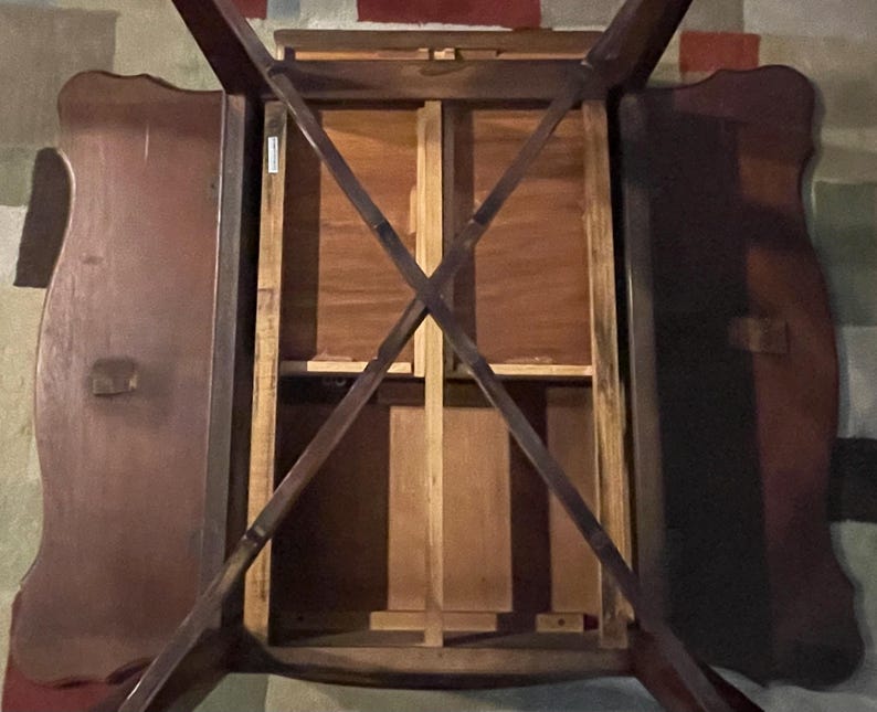 Hekman Drop Leaf Side Table: Pre-antique Chippendale Style Mahogany ...