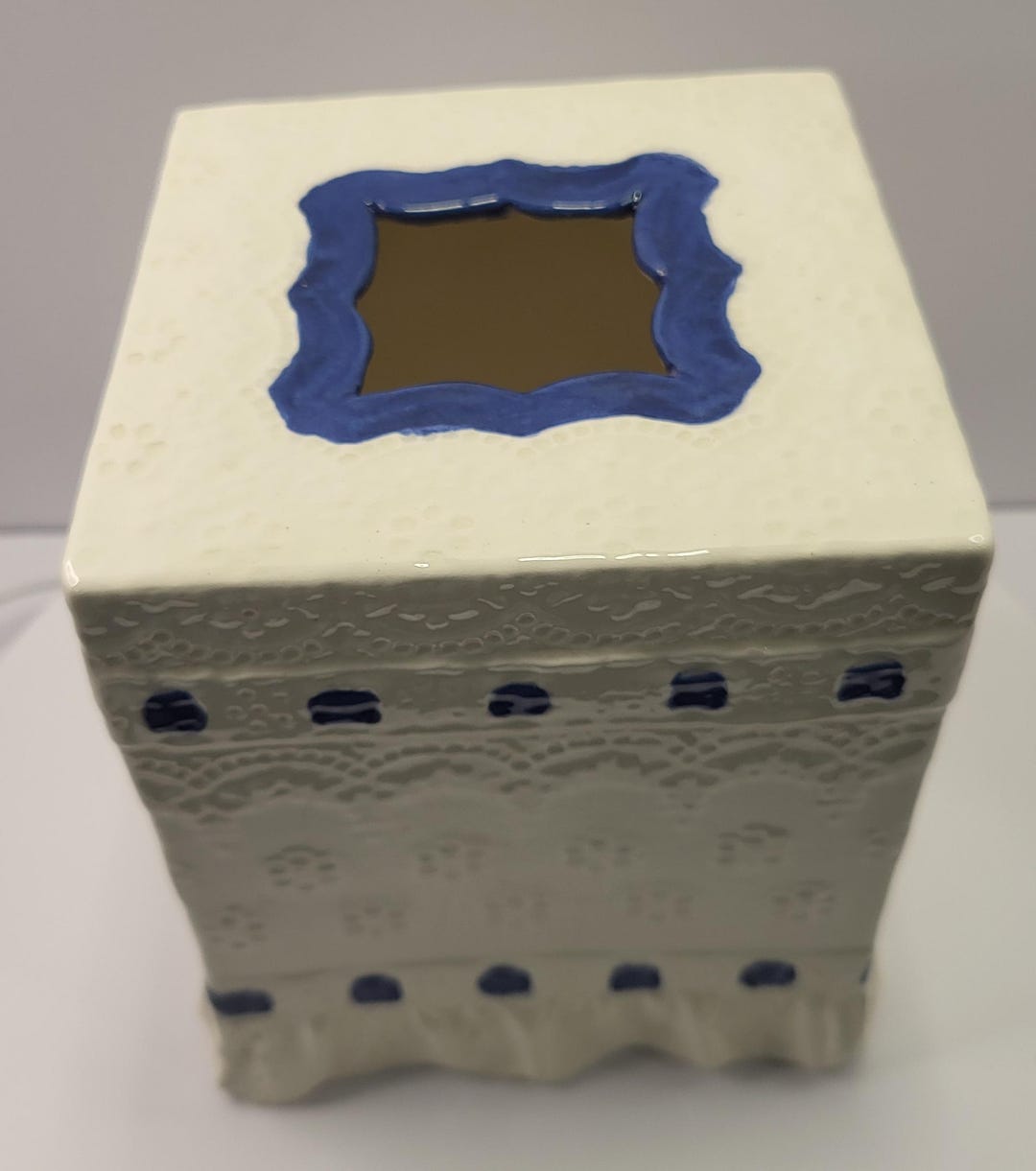 Vintage Blue & White Lace Tissue Box Cover: Cottagecore Decor - Etsy