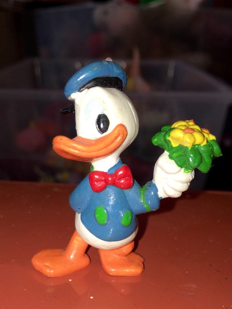 Vintage PVC Walt Disney Donald Duck With Flower Bouquet Figure - Etsy
