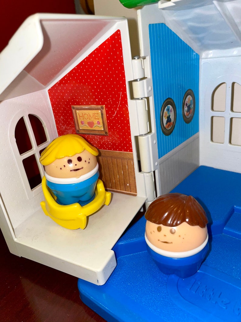 1990 Little Tikes Toddle Tots Little People House and Two Person Set of ...