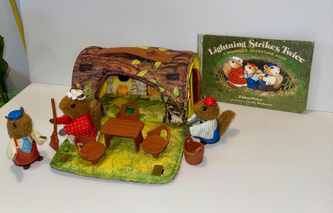 1979 Fisher Price FP Woodseys No 960 Squirrel Finger Puppet Set ...
